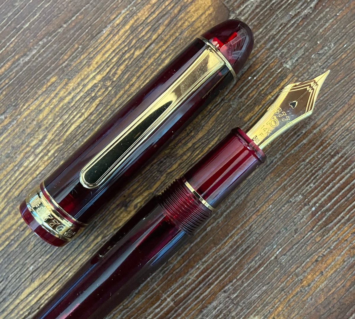 Platinum #3776 Century Fountain Pen - Bourgogne/Gold