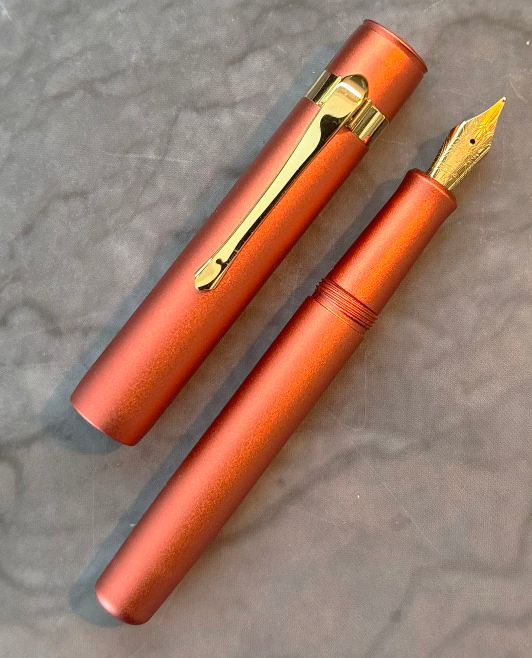 Hongdian M2 Mini Short Red Fountain Pen