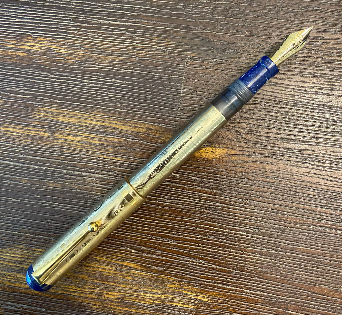 Visconti Giacomo Leopardi Limited Edition Fountain Pen - Gold (Eye dro